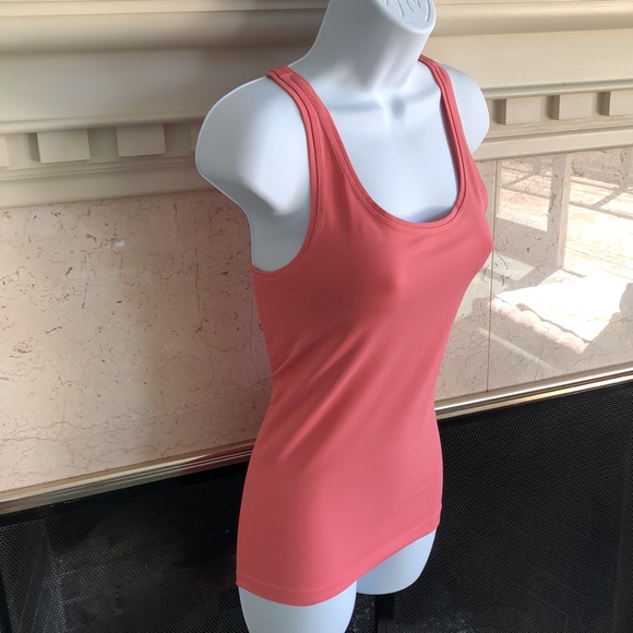 Nikibiki | Tops | Nwt Nikibiki Sports Strawberry Seamless Tank Top ...